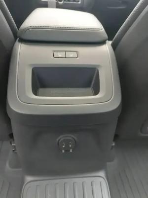 Pelēks Volvo XC60 2023 Rīga, ar dzinēja tilpumu 2.00 L un nobraukumu 80 tūkst. km par 35000 €, foto 11 vietnē AUTOMOTO.COM.LV