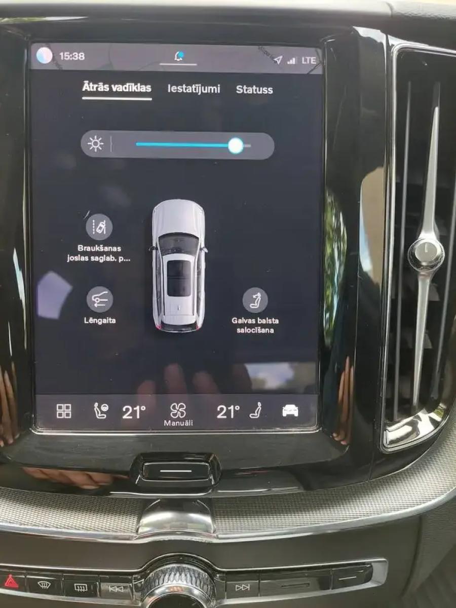 Pelēks Volvo XC60 2023 Rīga, ar dzinēja tilpumu 2.00 L un nobraukumu 80 tūkst. km par 35000 €, foto 14 vietnē AUTOMOTO.COM.LV