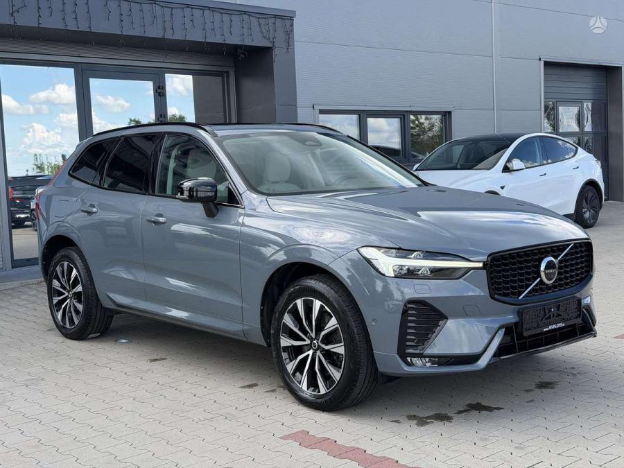 Grey Volvo XC60 2023 in Siauliai, with an engine capacity of 1.97 L and mileage of 213 thousand km for 29990 €, photo 3 on AUTOMOTO.COM.LV