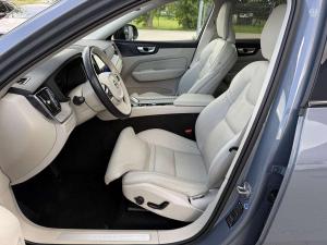 Grey Volvo XC60 2023 in Siauliai, with an engine capacity of 1.97 L and mileage of 213 thousand km for 29990 €, photo 14 on AUTOMOTO.COM.LV