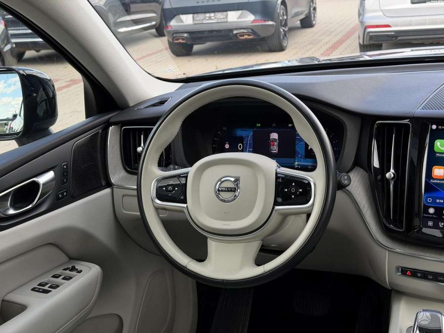 Grey Volvo XC60 2023 in Siauliai, with an engine capacity of 1.97 L and mileage of 213 thousand km for 29990 €, photo 19 on AUTOMOTO.COM.LV