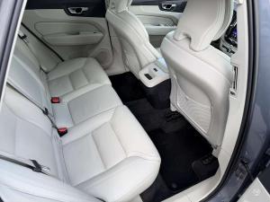 Grey Volvo XC60 2023 in Siauliai, with an engine capacity of 1.97 L and mileage of 213 thousand km for 29990 €, photo 23 on AUTOMOTO.COM.LV