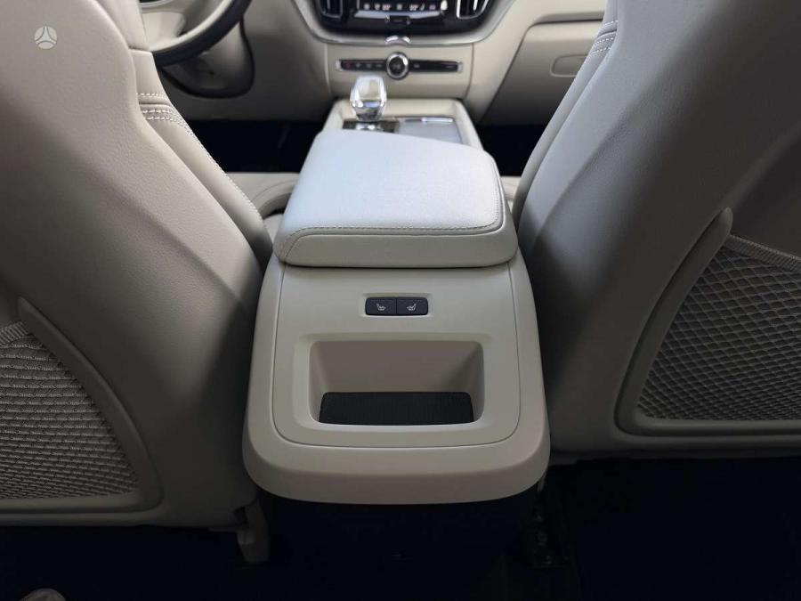 Grey Volvo XC60 2023 in Siauliai, with an engine capacity of 1.97 L and mileage of 213 thousand km for 29990 €, photo 24 on AUTOMOTO.COM.LV