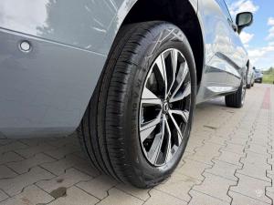 Grey Volvo XC60 2023 in Siauliai, with an engine capacity of 1.97 L and mileage of 213 thousand km for 29990 €, photo 30 on AUTOMOTO.COM.LV