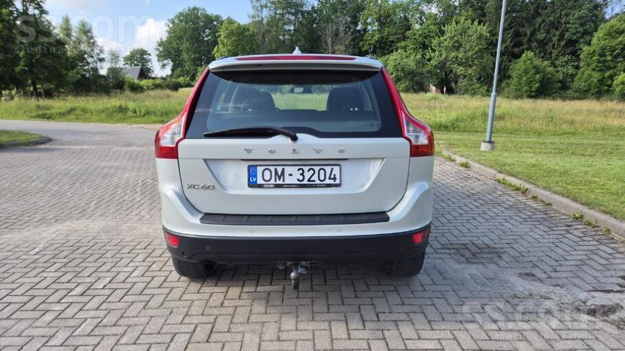 Pelēks Volvo XC60 2023 Rīga, ar dzinēja tilpumu 2.00 L un nobraukumu 228 tūkst. km par 9000 €, foto 5 vietnē AUTOMOTO.COM.LV