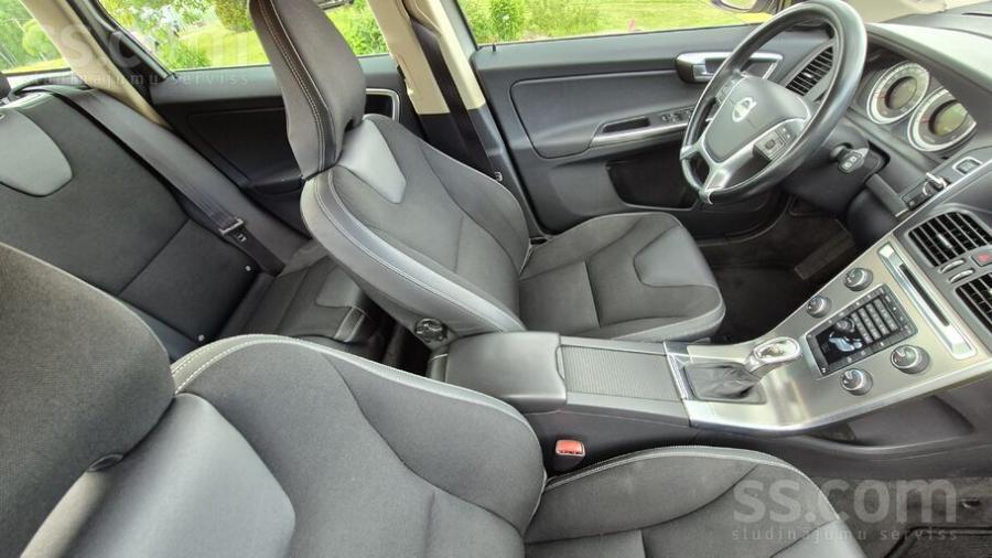 Pelēks Volvo XC60 2023 Rīga, ar dzinēja tilpumu 2.00 L un nobraukumu 228 tūkst. km par 9000 €, foto 10 vietnē AUTOMOTO.COM.LV