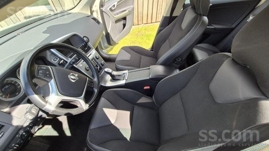 Pelēks Volvo XC60 2023 Rīga, ar dzinēja tilpumu 2.00 L un nobraukumu 228 tūkst. km par 9000 €, foto 15 vietnē AUTOMOTO.COM.LV