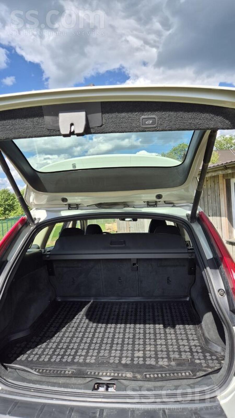 Pelēks Volvo XC60 2023 Rīga, ar dzinēja tilpumu 2.00 L un nobraukumu 228 tūkst. km par 9000 €, foto 17 vietnē AUTOMOTO.COM.LV