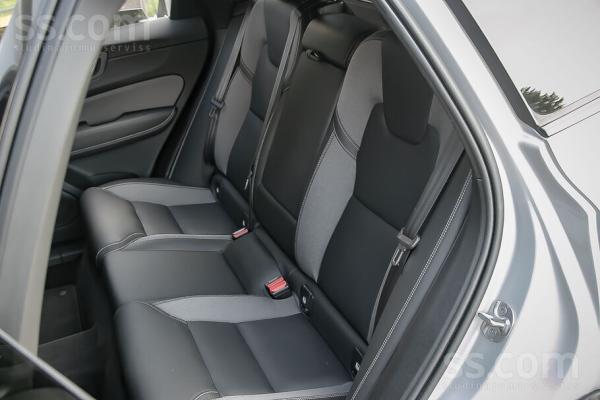 Grey Volvo XC60 2023 in Tukums, with an engine capacity of 2.00 L and mileage of 146 thousand km for 36990 €, photo 10 on AUTOMOTO.COM.LV