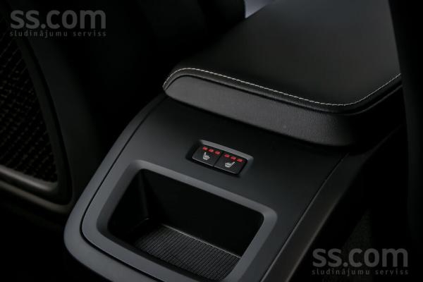 Grey Volvo XC60 2023 in Tukums, with an engine capacity of 2.00 L and mileage of 146 thousand km for 36990 €, photo 11 on AUTOMOTO.COM.LV