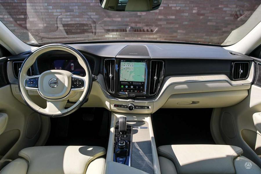 Pelēks Volvo XC60 2023 Marijampole, ar dzinēja tilpumu 1.97 L un nobraukumu 123 tūkst. km par 32450 €, foto 20 vietnē AUTOMOTO.COM.LV