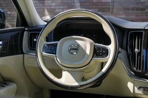 Pelēks Volvo XC60 2023 Marijampole, ar dzinēja tilpumu 1.97 L un nobraukumu 123 tūkst. km par 32450 €, foto 22 vietnē AUTOMOTO.COM.LV