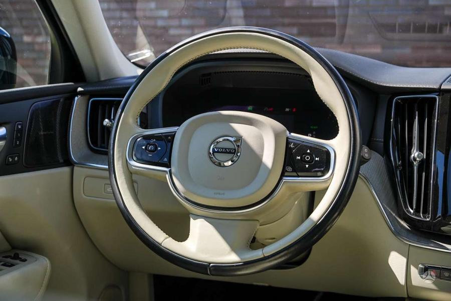 Pelēks Volvo XC60 2023 Marijampole, ar dzinēja tilpumu 1.97 L un nobraukumu 123 tūkst. km par 32450 €, foto 22 vietnē AUTOMOTO.COM.LV