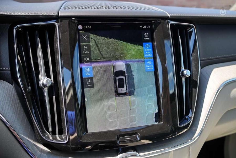 Pelēks Volvo XC60 2023 Marijampole, ar dzinēja tilpumu 1.97 L un nobraukumu 123 tūkst. km par 32450 €, foto 24 vietnē AUTOMOTO.COM.LV