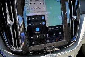 Pelēks Volvo XC60 2023 Marijampole, ar dzinēja tilpumu 1.97 L un nobraukumu 123 tūkst. km par 32450 €, foto 25 vietnē AUTOMOTO.COM.LV