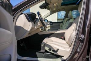 Pelēks Volvo XC60 2023 Marijampole, ar dzinēja tilpumu 1.97 L un nobraukumu 123 tūkst. km par 32450 €, foto 33 vietnē AUTOMOTO.COM.LV