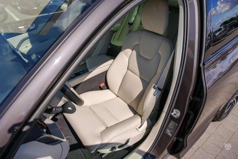Pelēks Volvo XC60 2023 Marijampole, ar dzinēja tilpumu 1.97 L un nobraukumu 123 tūkst. km par 32450 €, foto 34 vietnē AUTOMOTO.COM.LV