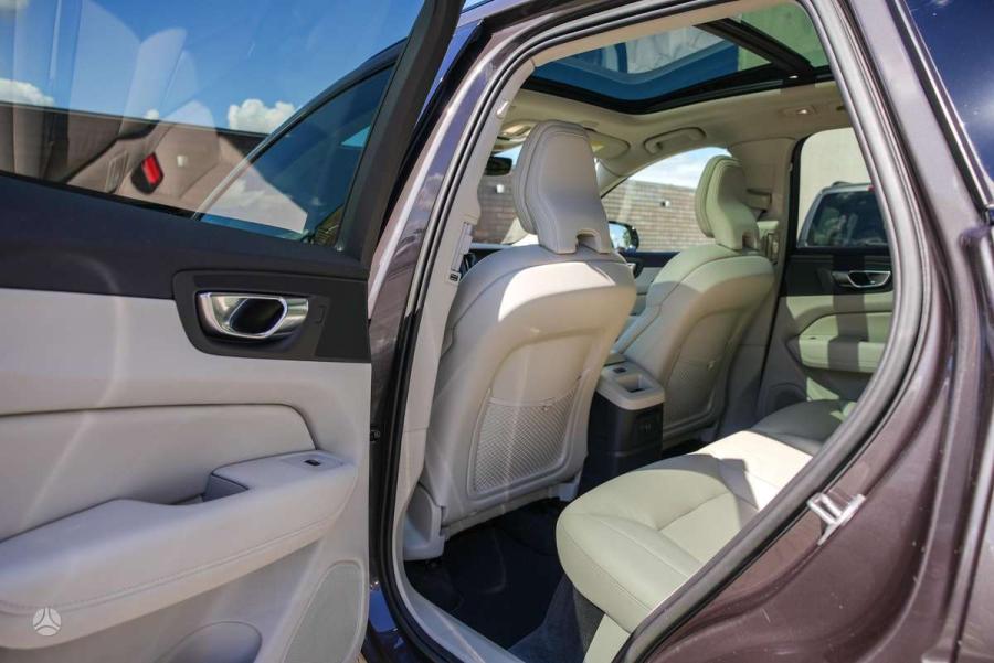 Pelēks Volvo XC60 2023 Marijampole, ar dzinēja tilpumu 1.97 L un nobraukumu 123 tūkst. km par 32450 €, foto 39 vietnē AUTOMOTO.COM.LV