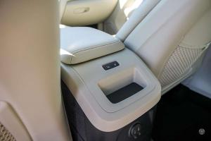 Pelēks Volvo XC60 2023 Marijampole, ar dzinēja tilpumu 1.97 L un nobraukumu 123 tūkst. km par 32450 €, foto 41 vietnē AUTOMOTO.COM.LV