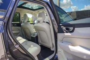 Pelēks Volvo XC60 2023 Marijampole, ar dzinēja tilpumu 1.97 L un nobraukumu 123 tūkst. km par 32450 €, foto 42 vietnē AUTOMOTO.COM.LV