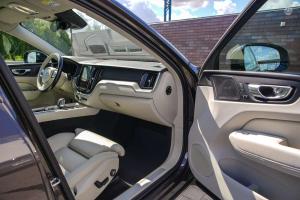 Pelēks Volvo XC60 2023 Marijampole, ar dzinēja tilpumu 1.97 L un nobraukumu 123 tūkst. km par 32450 €, foto 44 vietnē AUTOMOTO.COM.LV