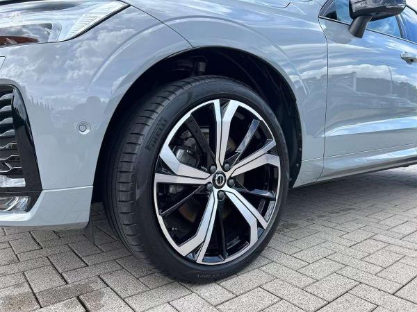 Volvo XC60 2023 Viļņa vietnē Pelēks Volvo XC60 2023 Viļņa, ar dzinēja tilpumu 1.97 L un nobraukumu 87 tūkst. km par 42190 €, foto 7 vietnē AUTOMOTO.COM.LV