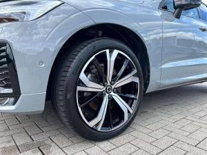 Pelēks Volvo XC60 2023 Viļņa, ar dzinēja tilpumu 1.97 L un nobraukumu 87 tūkst. km par 42190 €, foto 7 vietnē AUTOMOTO.COM.LV
