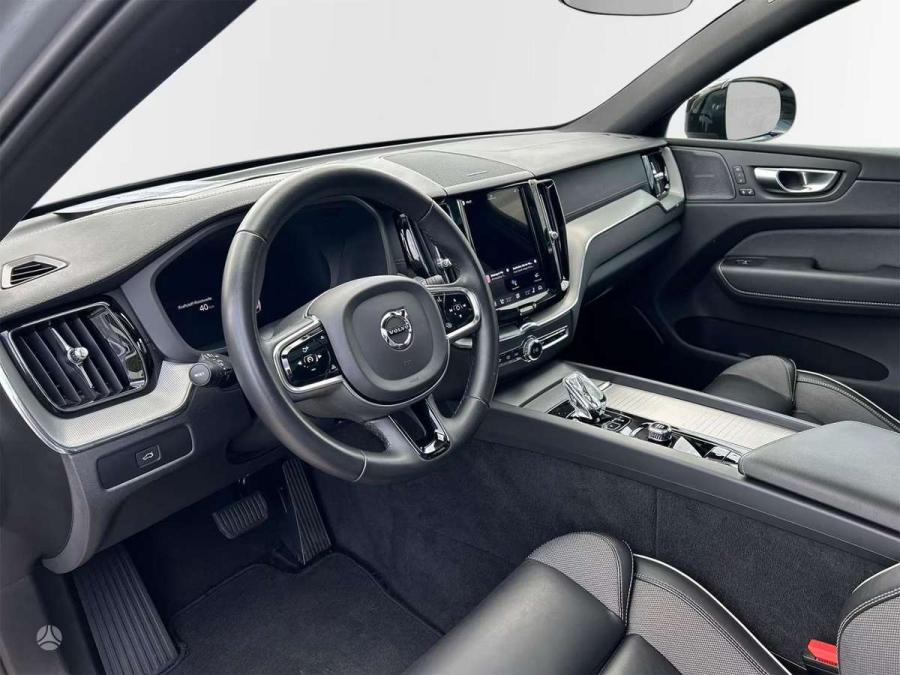 Pelēks Volvo XC60 2023 Viļņa, ar dzinēja tilpumu 1.97 L un nobraukumu 87 tūkst. km par 42190 €, foto 9 vietnē AUTOMOTO.COM.LV