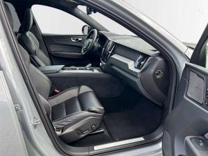 Pelēks Volvo XC60 2023 Viļņa, ar dzinēja tilpumu 1.97 L un nobraukumu 87 tūkst. km par 42190 €, foto 13 vietnē AUTOMOTO.COM.LV