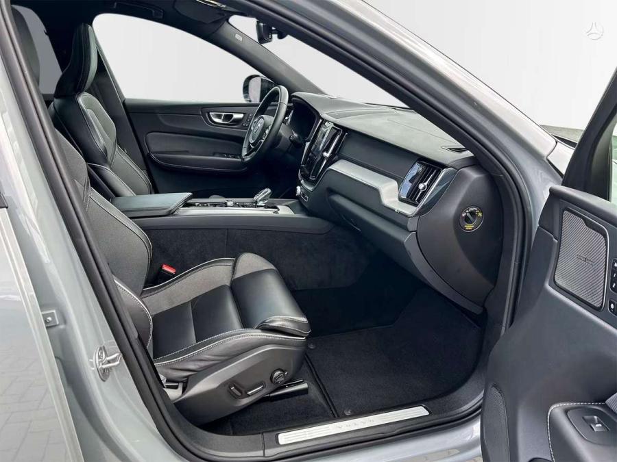 Pelēks Volvo XC60 2023 Viļņa, ar dzinēja tilpumu 1.97 L un nobraukumu 87 tūkst. km par 42190 €, foto 13 vietnē AUTOMOTO.COM.LV