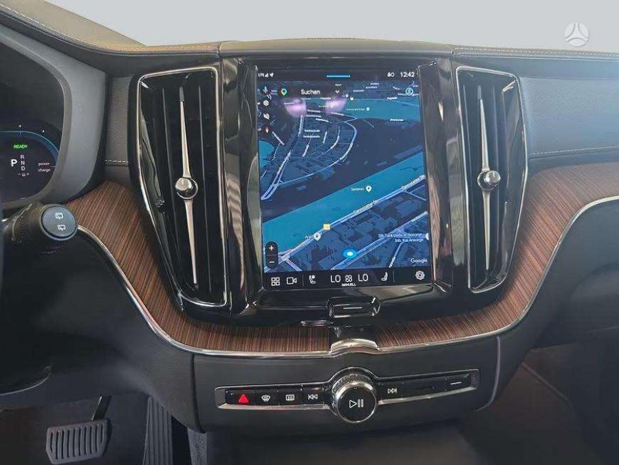 Pelēks Volvo XC60 2023 Viļņa, ar dzinēja tilpumu 1.97 L un nobraukumu 26 tūkst. km par 50990 €, foto 16 vietnē AUTOMOTO.COM.LV
