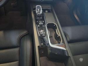 Pelēks Volvo XC60 2023 Viļņa, ar dzinēja tilpumu 1.97 L un nobraukumu 26 tūkst. km par 50990 €, foto 21 vietnē AUTOMOTO.COM.LV