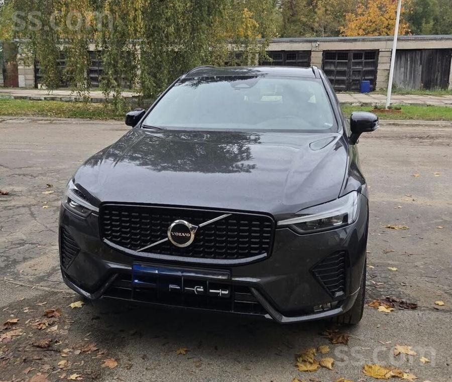 Серый Вольво ХС60 2023 в Рига, объемом двигателя 2.00 л и пробегом 39 тыс. км за 37500 €, фото 1 на AUTOMOTO.COM.LV