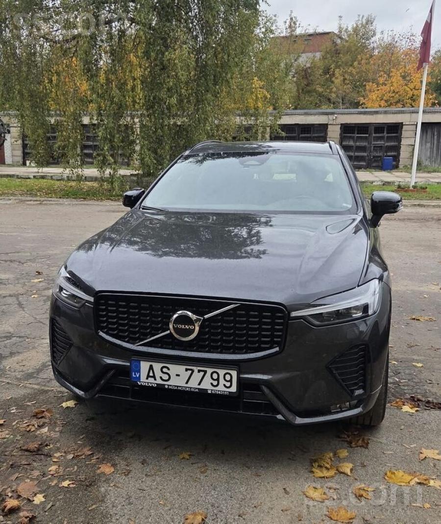 Серый Вольво ХС60 2023 в Рига, объемом двигателя 2.00 л и пробегом 39 тыс. км за 34600 €, фото 3 на AUTOMOTO.COM.LV