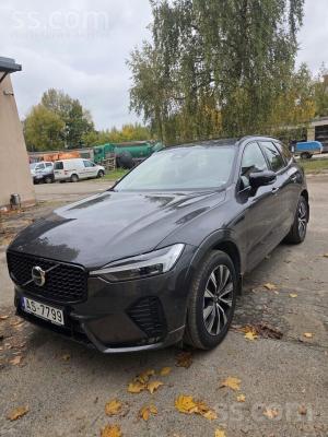 Pelēks Volvo XC60 2023 Rīga, ar dzinēja tilpumu 2.00 L un nobraukumu 39 tūkst. km par 34600 €, foto  vietnē AUTOMOTO.COM.LV