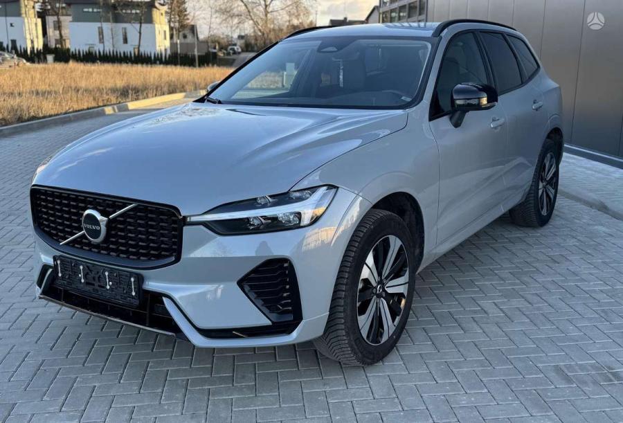 Pelēks Volvo XC60 2024 Kauņa, ar dzinēja tilpumu 1.97 L un nobraukumu 11 tūkst. km par 38000 €, foto 1 vietnē AUTOMOTO.COM.LV