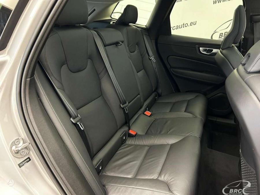 Grey Volvo XC60 2024 in Vilnius, with an engine capacity of 1.97 L and mileage of 18 thousand km for 29500 €, photo 10 on AUTOMOTO.COM.LV