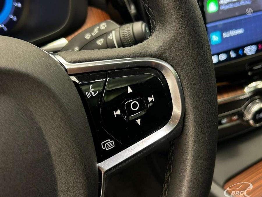 Grey Volvo XC60 2024 in Vilnius, with an engine capacity of 1.97 L and mileage of 18 thousand km for 29500 €, photo 16 on AUTOMOTO.COM.LV