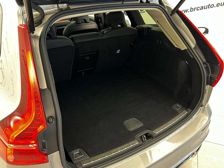 Grey Volvo XC60 2024 in Vilnius, with an engine capacity of 1.97 L and mileage of 18 thousand km for 29500 €, photo 30 on AUTOMOTO.COM.LV