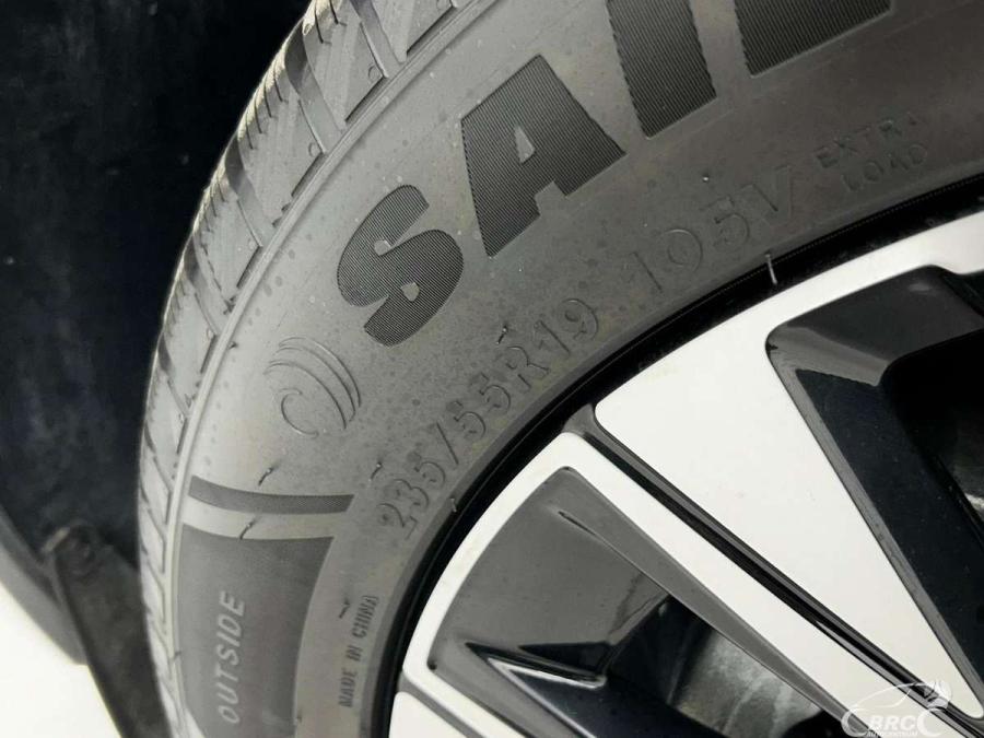 Grey Volvo XC60 2024 in Vilnius, with an engine capacity of 1.97 L and mileage of 18 thousand km for 29500 €, photo 32 on AUTOMOTO.COM.LV