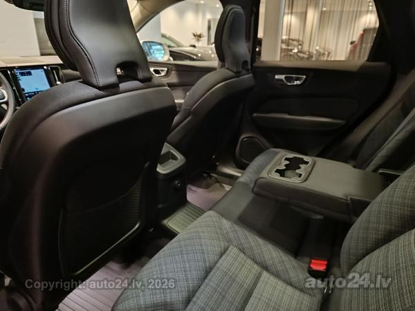 Серый Вольво ХС60 2024 в Таллин, объемом двигателя 2.00 л и пробегом 54 тыс. км за 39990 €, фото 8 на AUTOMOTO.COM.LV