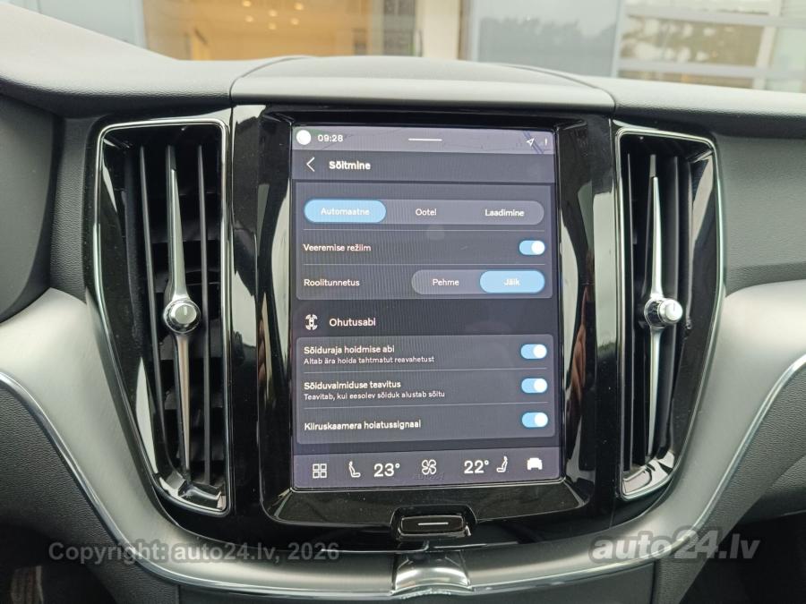 Pelēks Volvo XC60 2024 Tallina, ar dzinēja tilpumu 2.00 L un nobraukumu 54 tūkst. km par 39990 €, foto 18 vietnē AUTOMOTO.COM.LV