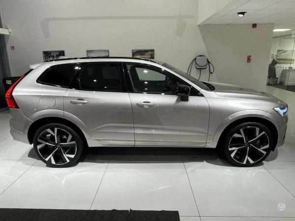 Grey Volvo XC60 2025 in Klaipeda, with an engine capacity of 1.97 L and mileage of 10 thousand km for 69900 €, photo 2 on AUTOMOTO.COM.LV