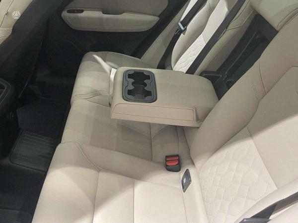 Pelēks Volvo XC60 2025 Klaipėda, ar dzinēja tilpumu 1.97 L un nobraukumu 10 tūkst. km par 69900 €, foto 11 vietnē AUTOMOTO.COM.LV