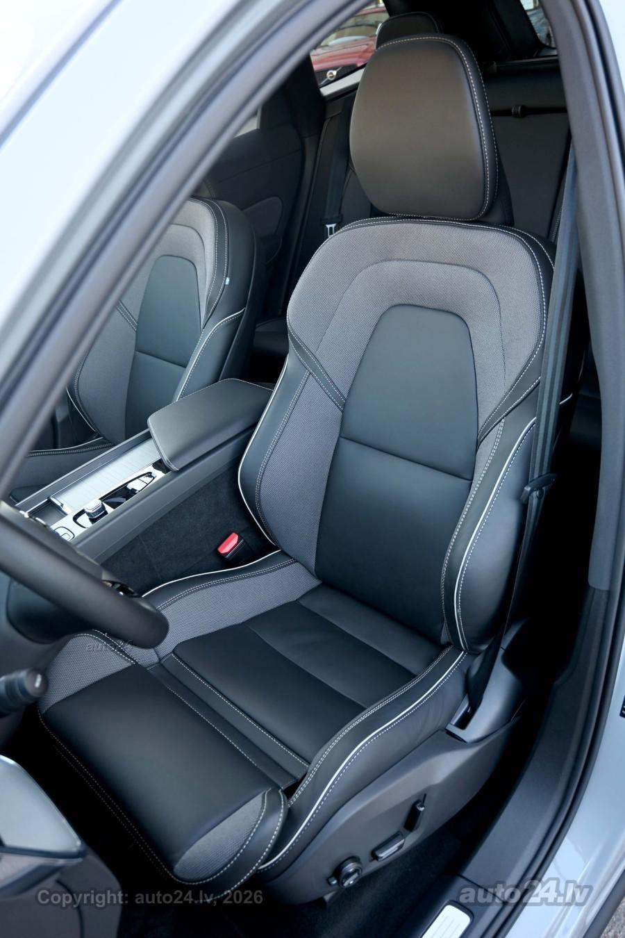 Pelēks Volvo XC60 2025 Tallina, ar dzinēja tilpumu 2.00 L un nobraukumu 15 tūkst. km par 55900 €, foto 9 vietnē AUTOMOTO.COM.LV