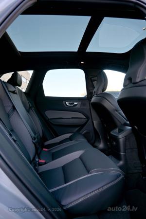 Pelēks Volvo XC60 2025 Tallina, ar dzinēja tilpumu 2.00 L un nobraukumu 15 tūkst. km par 55900 €, foto 11 vietnē AUTOMOTO.COM.LV
