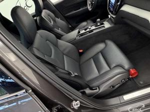 Pelēks Volvo XC60 2025 Viļņa, ar dzinēja tilpumu 1.97 L un nobraukumu 25 tūkst. km par 38900 €, foto 7 vietnē AUTOMOTO.COM.LV