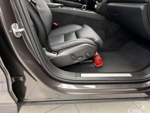 Pelēks Volvo XC60 2025 Viļņa, ar dzinēja tilpumu 1.97 L un nobraukumu 25 tūkst. km par 38900 €, foto 8 vietnē AUTOMOTO.COM.LV