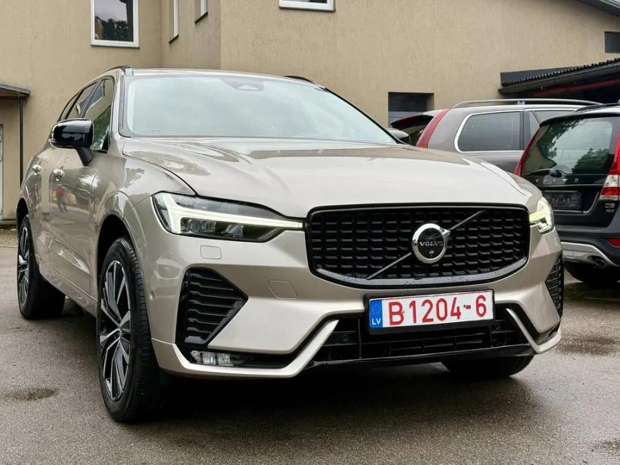 Pelēks Volvo XC60 2025 Rīga, ar dzinēja tilpumu 2.00 L un nobraukumu 6 tūkst. km par 38000 €, foto 1 vietnē AUTOMOTO.COM.LV