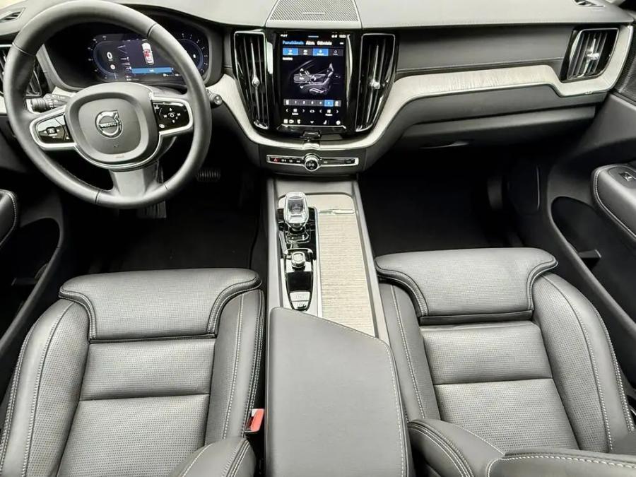 Pelēks Volvo XC60 2025 Rīga, ar dzinēja tilpumu 2.00 L un nobraukumu 6 tūkst. km par 38000 €, foto 8 vietnē AUTOMOTO.COM.LV